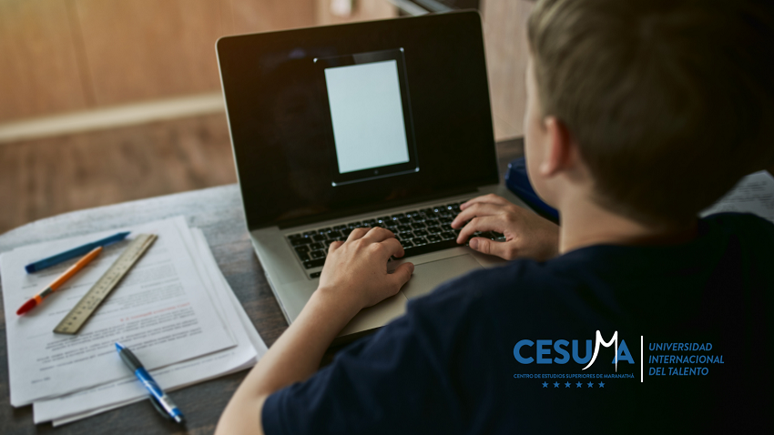 ¿Qué papel desempeña el Internet en la educación? ¿Qué papel desempeña el Internet en la educación?